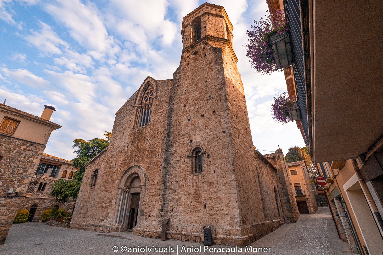 What to do and see in Besalú: a complete travel guide [photography spots]