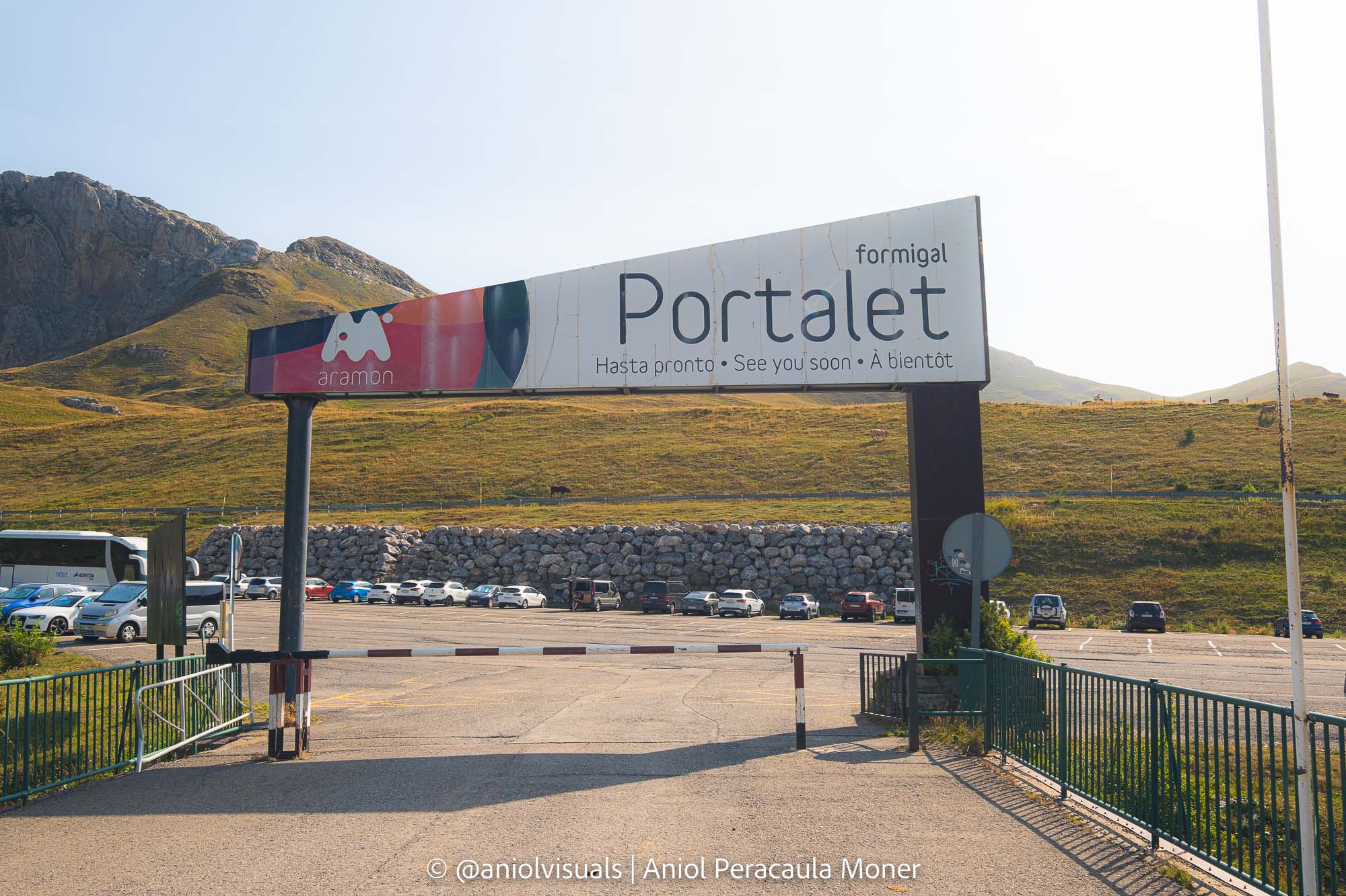 How to hike Anayet Ibones (lakes): Climb Central Pyrenees